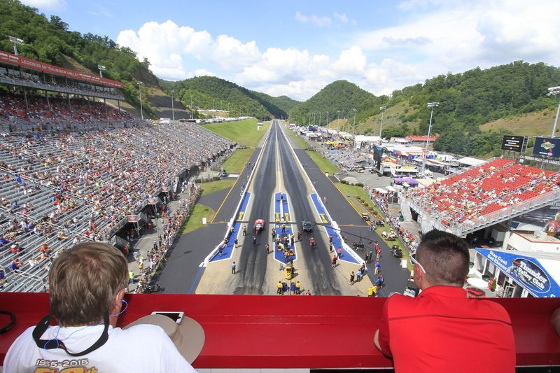 Dragway Photos | Media | Bristol Motor Speedway | 2017 NHRA Thunder ...